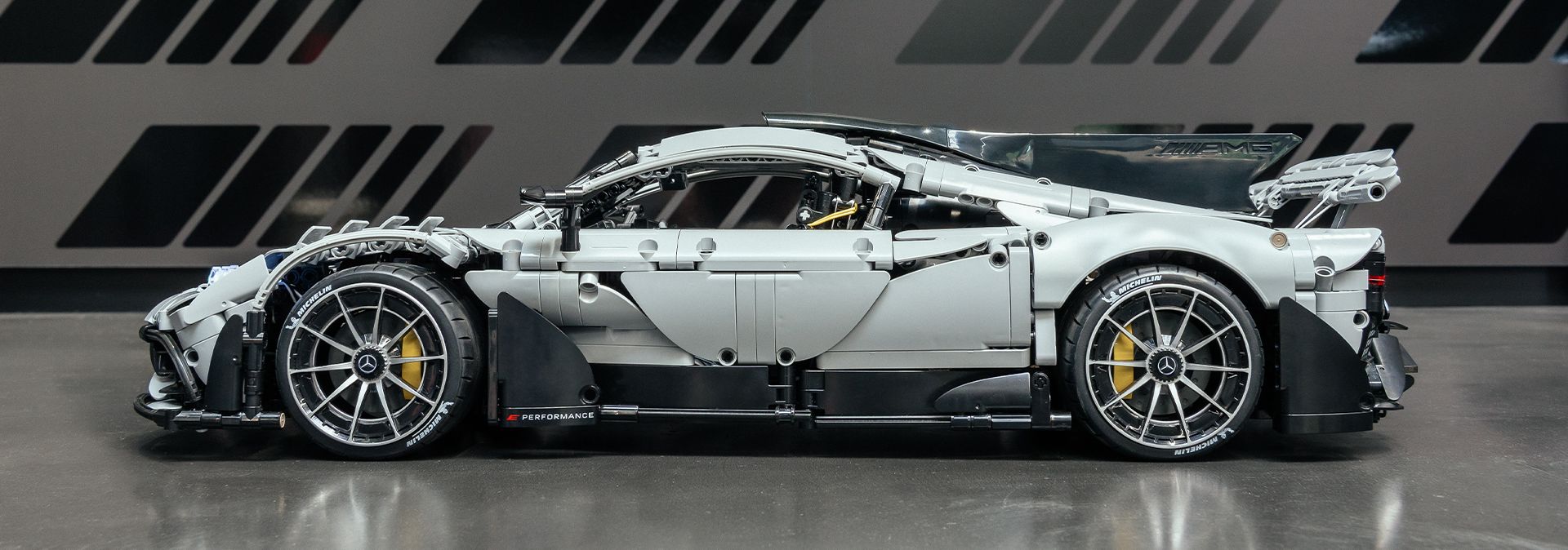 Mercedes-AMG ONE Klemmbaustein R/C-Modell CaDa | Offizieller Online Shop